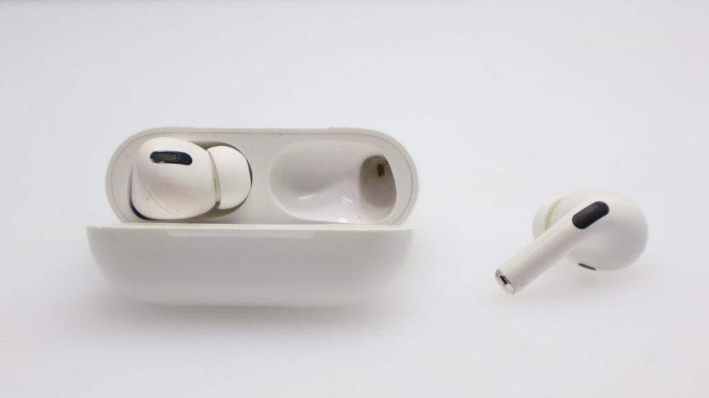 Apple AirPods Pro 1st Gen White | Epic Deals SA
