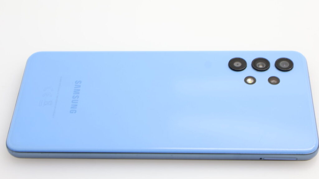 Buy Used Samsung Galaxy A32 128GB Dual Sim Cracked Screen Awesome Blue ...