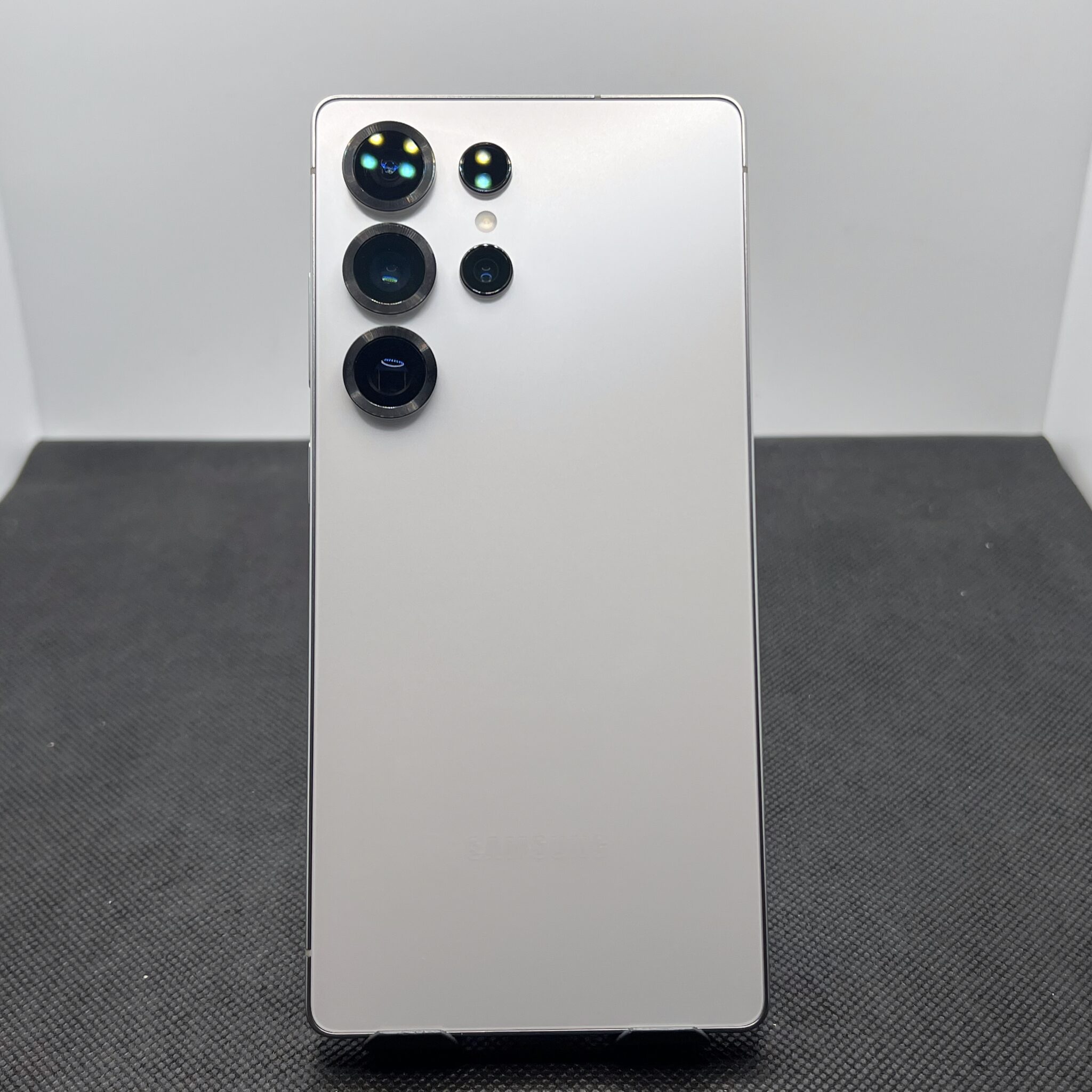 Samsung Galaxy S25 Ultra 256GB Titanium WhiteSilver - Mint Condition (2 ...