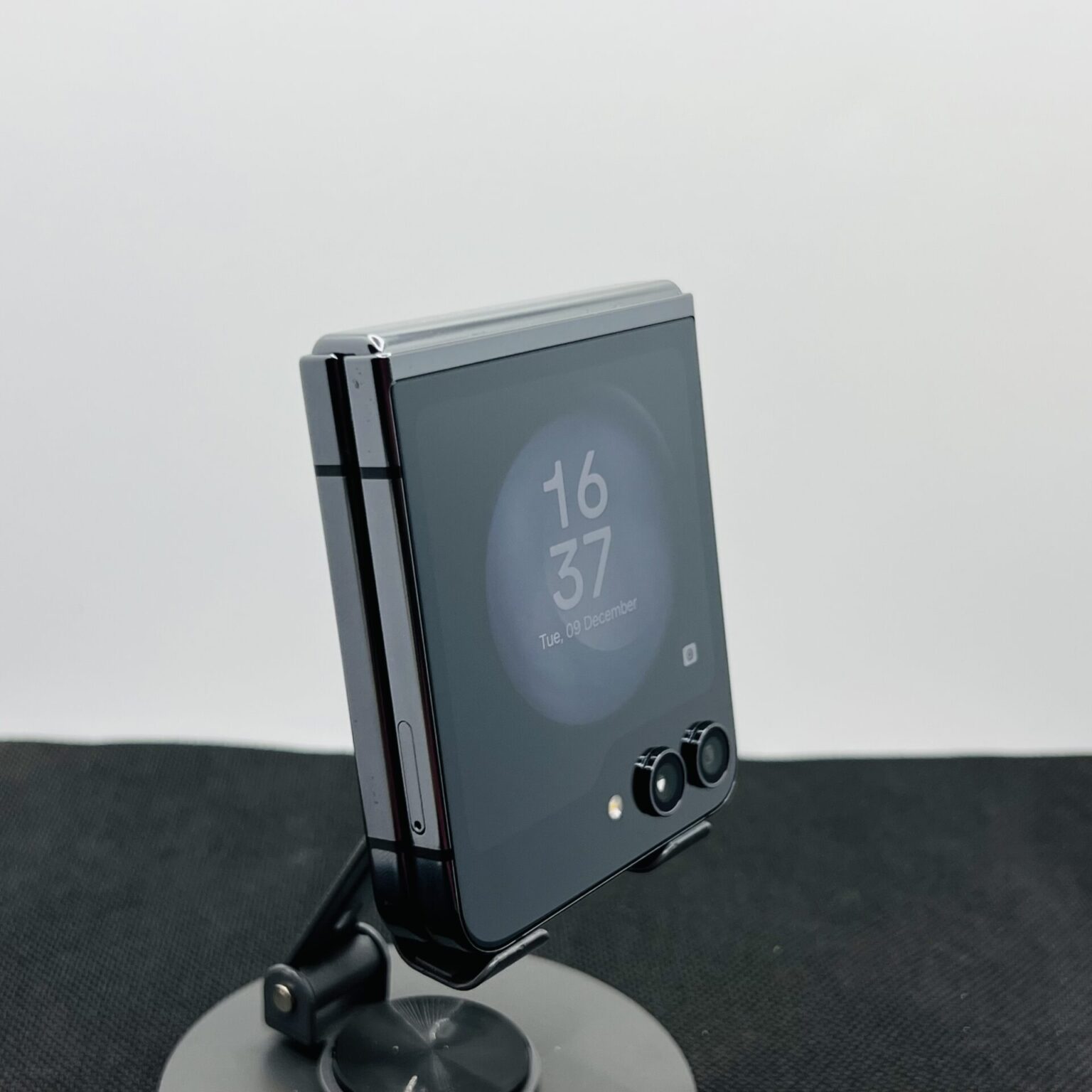 Buy Used Samsung Galaxy Z Flip 5 256GB Graphite – (Grade B) - Warranty ...