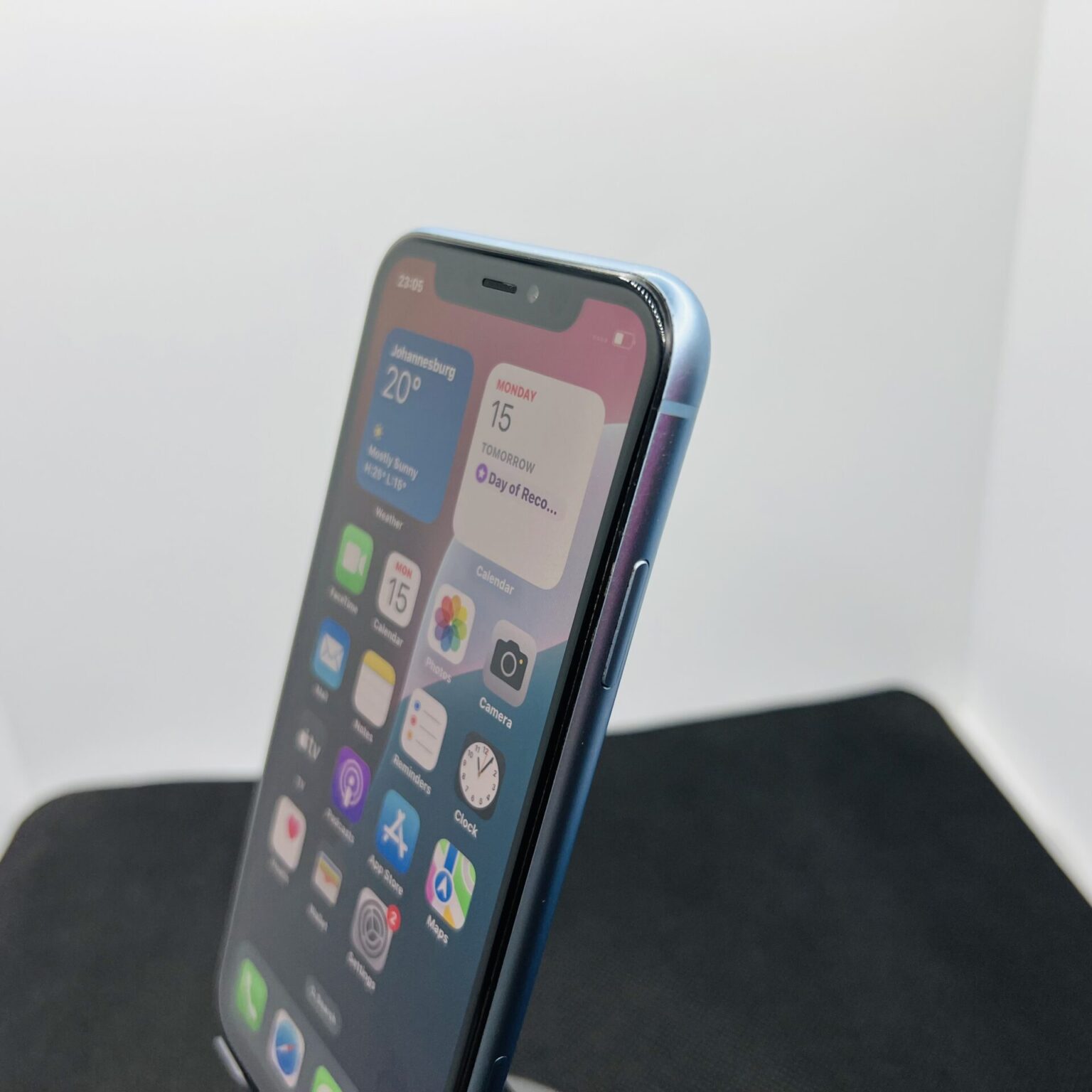 Apple iPhone XR 256GB Blue (Grade B) - Minor Bright Spots | Epic Deals SA