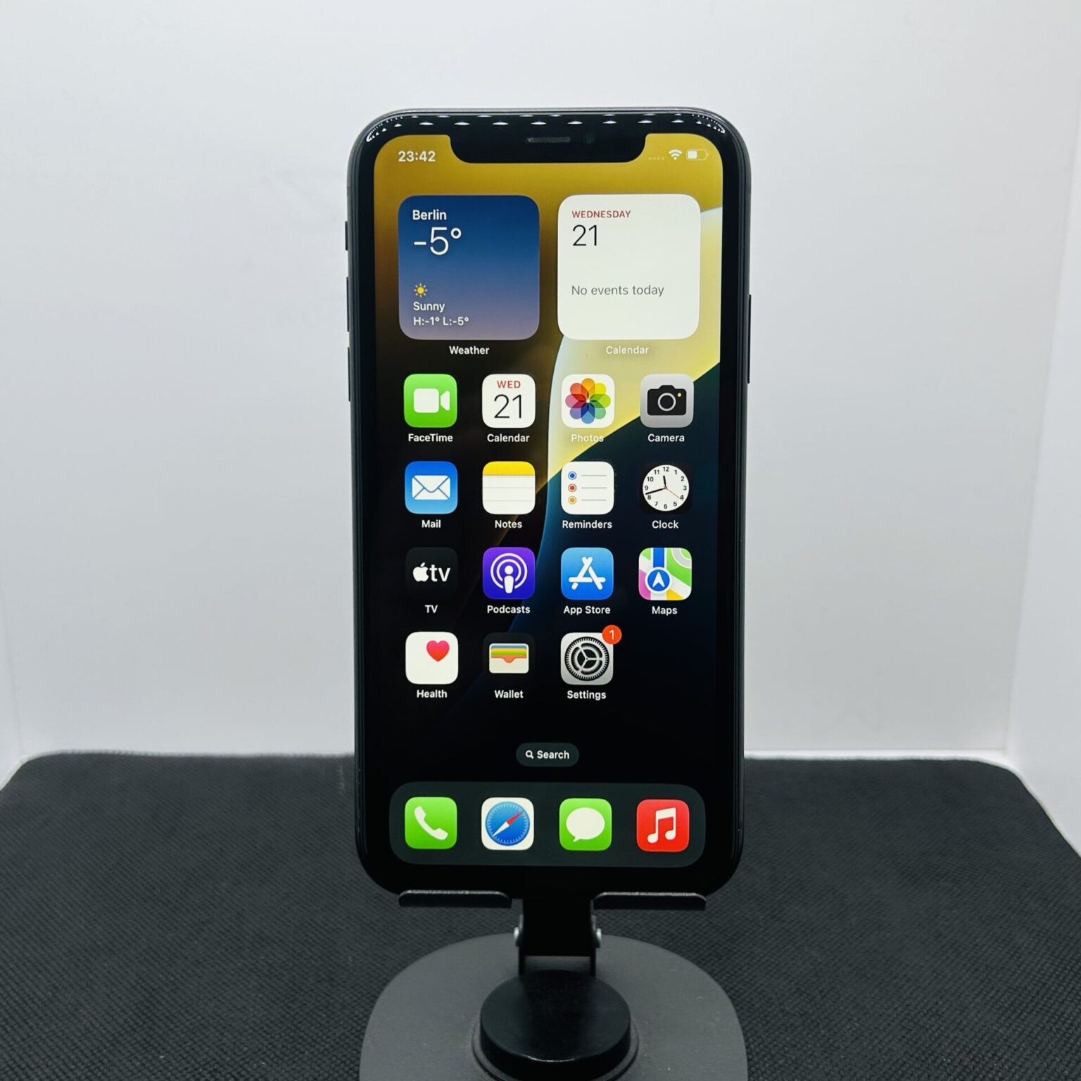 Apple iPhone XR 128GB Black - (Grade B) Bright Spots | Epic Deals SA