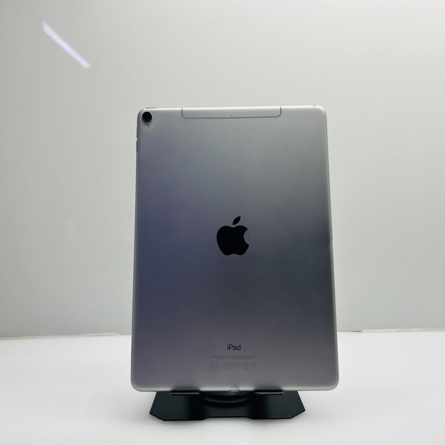 Apple iPad Pro 10.5″ 1st Gen (WiFi Only) 64GB Space Gray (Grade B ...